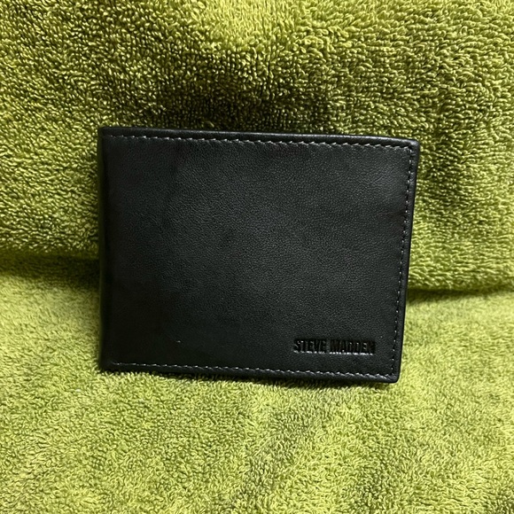 Steve Madden | Bags | Steve Madden Mens Leather Bifold Wallet | Poshmark